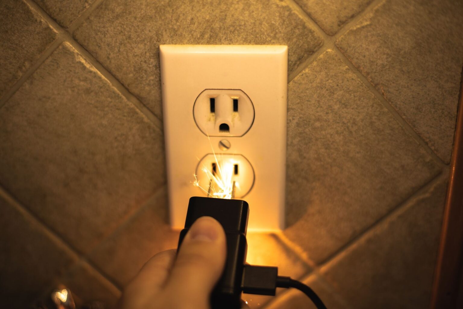 Outlet Sparking When Plugging In? Real Reasons, Hidden Dangers, and How ...